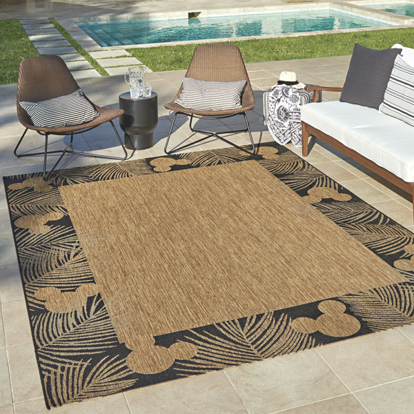 Disney by Gertmenian Tapis intérieur / extérieur à bordure de palmier sous licence Disney Mickey ...